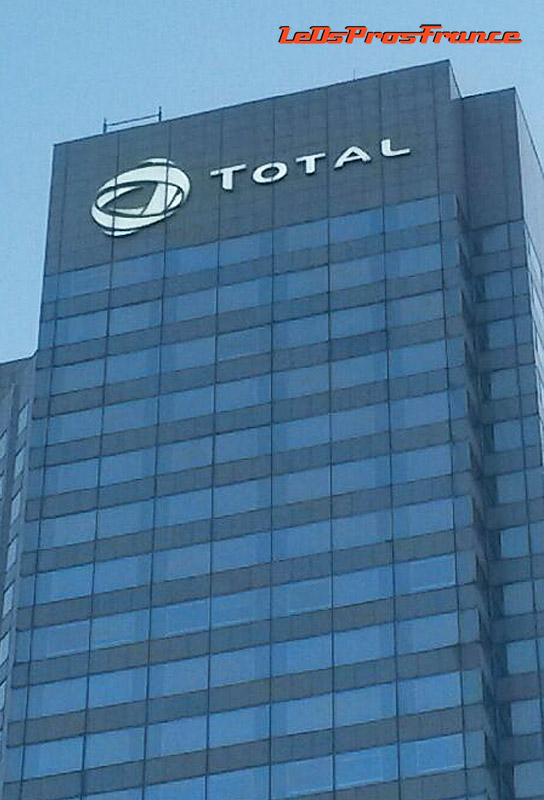 Tour Total la Defense - Ampoules Led et eclairages Led | LedsPros-France